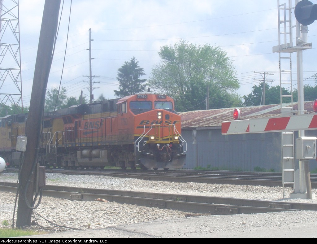 NS 117 BNSF 7760